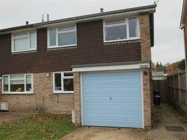 3 Bedrooms Semi detached house for sale in Tall Trees, Mile End, Colchester, Essex CO4