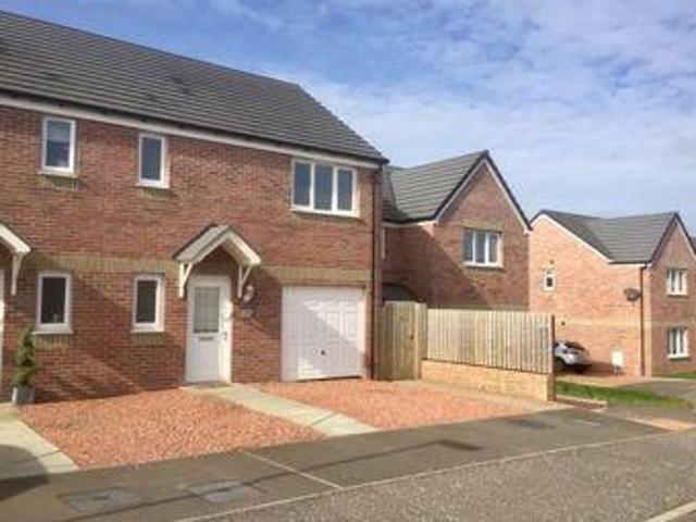 3 Bedrooms Semi detached house for sale in Tansay Drive, Chryston G69