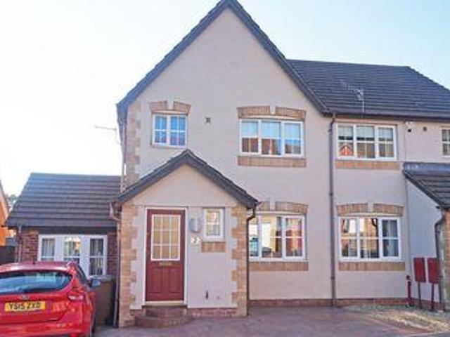 3 Bedrooms Semi detached house for sale in Tansy Close, Penpedairheol CF82