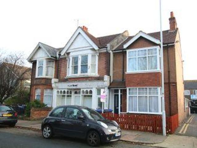 3 Bedrooms Semi detached house for sale in Tarring Road, West Worthing, West Sussex BN11