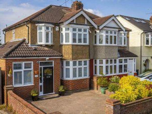 3 Bedrooms Semi detached house for sale in Tenniswood Road, Enfield EN1