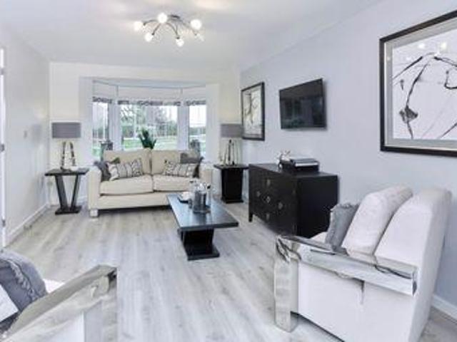 3 Bedrooms Semi detached house for sale in Thame Road, Buckinghamshire HP27