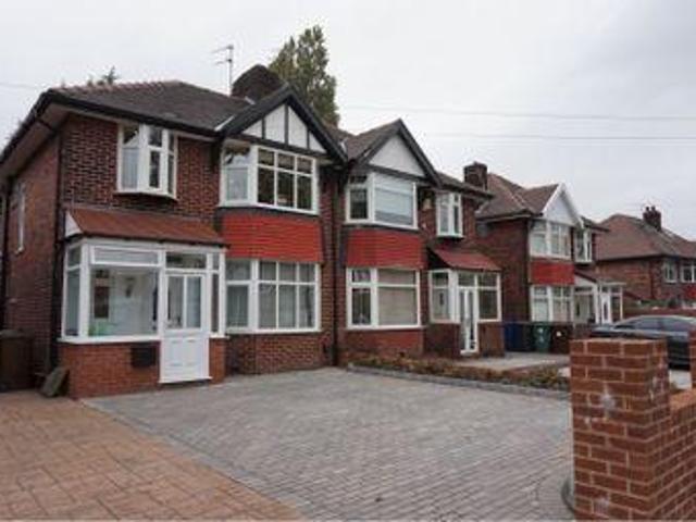 3 Bedrooms Semi detached house for sale in Thatch Leach Lane, Whitefield, Manchester M45