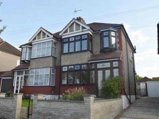 3 Bedrooms Semi detached house for sale in The Avenue, Hornchurch RM12