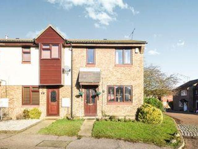 3 Bedrooms Semi detached house for sale in The Bentleys, Southend On Sea SS2