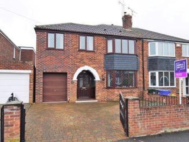 3 Bedrooms Semi detached house for sale in The Boulevard, Edenthorpe, Doncaster DN3