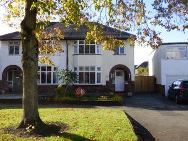 3 Bedrooms Semi detached house for sale in The Close, Eccleston St Helens WA10