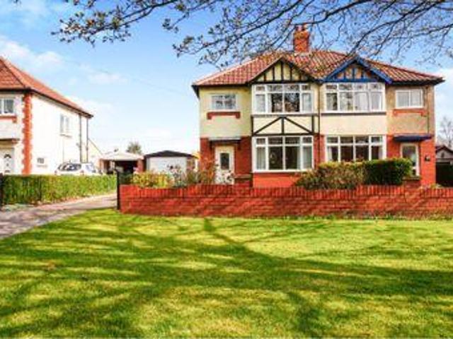 3 Bedrooms Semi detached house for sale in The Crescent, York YO26