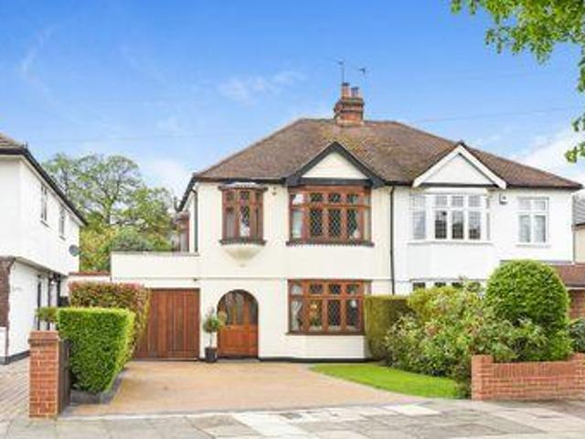 3 Bedrooms Semi detached house for sale in The Drive, Bexley DA5