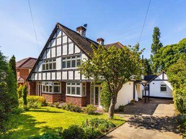 3 Bedrooms Semi detached house for sale in The Drive, Wallington SM6