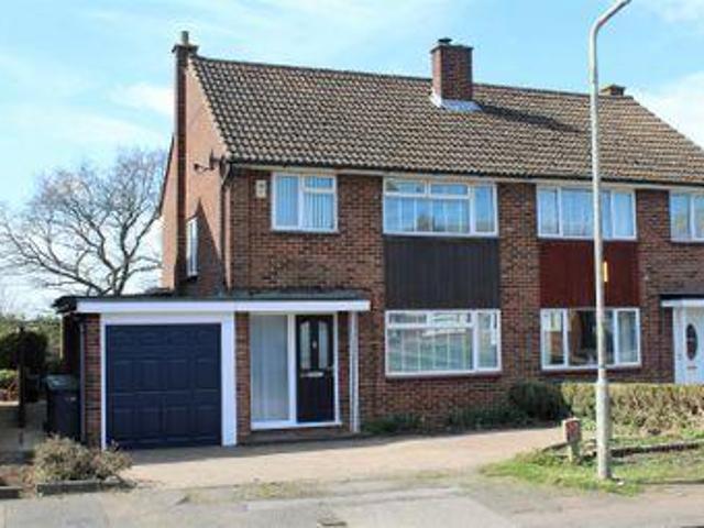 3 Bedrooms Semi detached house for sale in The Pastures, Downley, High Wycombe HP13