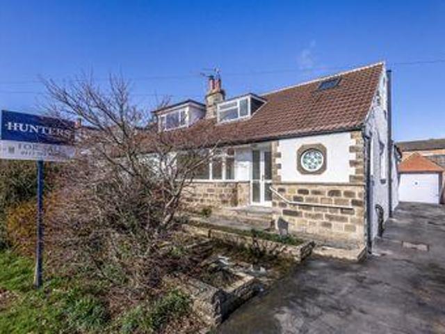 3 Bedrooms Semi detached house for sale in The Rowans, Bramhope, Leeds LS16