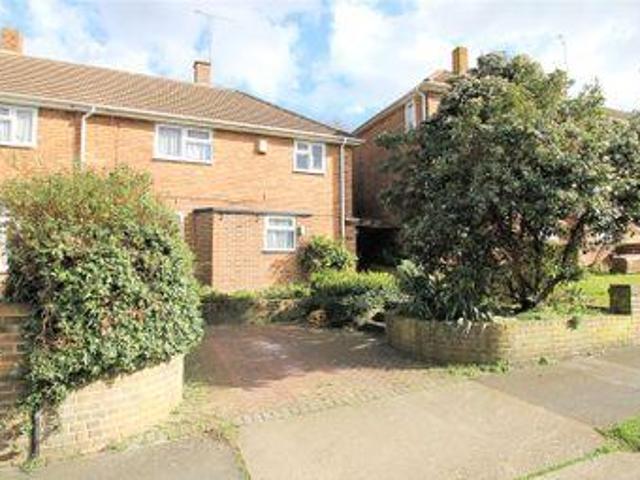 3 Bedrooms Semi detached house for sale in The Tideway, Rochester, Kent ME1