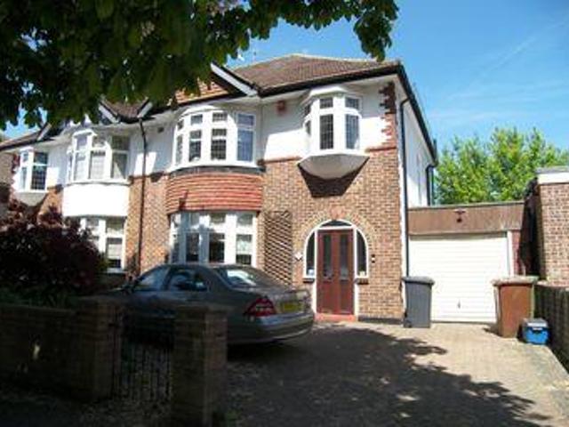 3 Bedrooms Semi detached house for sale in The Walk, Potters Bar EN6