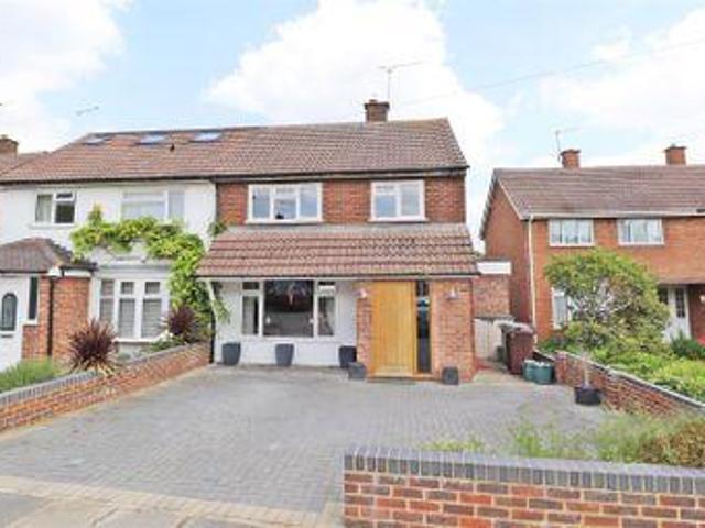 3 Bedrooms Semi detached house for sale in Thirlmere Drive, St.Albans AL1