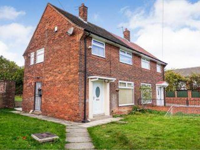 3 Bedrooms Semi detached house for sale in Throstle Road North, Leeds LS10