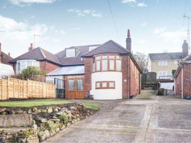 3 Bedrooms Semi detached house for sale in Tinshill Road, Leeds LS16