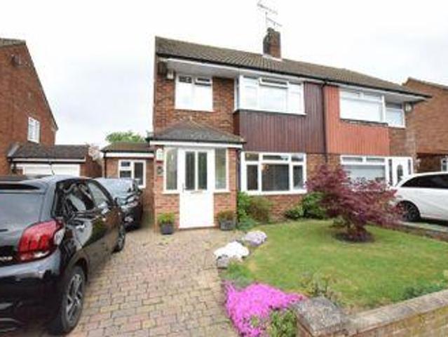 3 Bedrooms Semi detached house for sale in Trebellan Drive, Hemel Hempstead Industrial Estate, Hemel Hempstead HP2