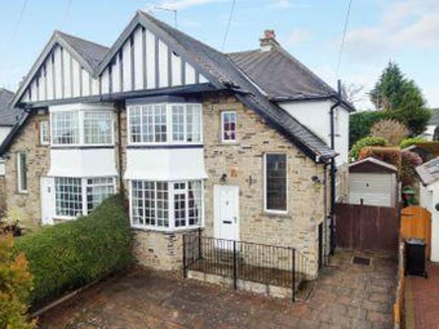 3 Bedrooms Semi detached house for sale in Tredgold Avenue, Bramhope, Leeds LS16