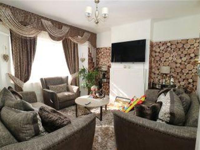 3 Bedrooms Semi detached house for sale in Tudor Court South, Wembley HA9