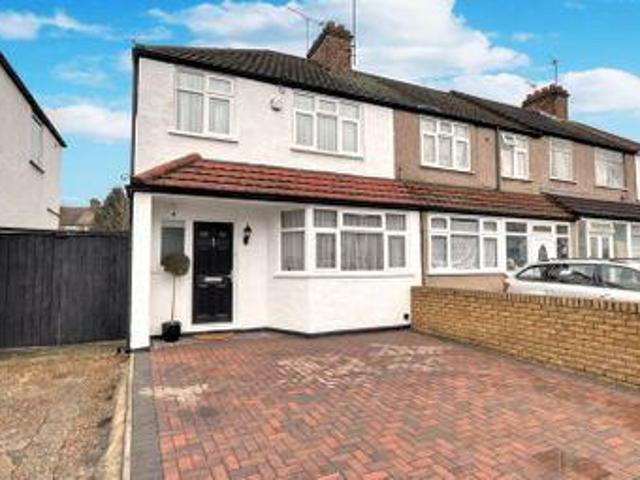 3 Bedrooms Semi detached house for sale in Tudor Gardens, Harrow HA3