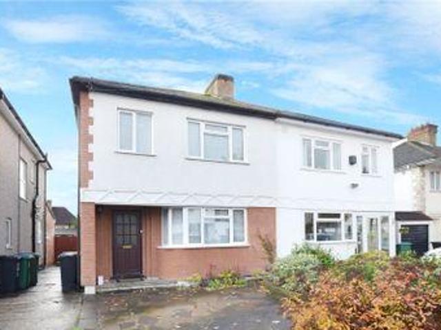 3 Bedrooms Semi detached house for sale in Tudor Walk, Watford, Hertfordshire WD24