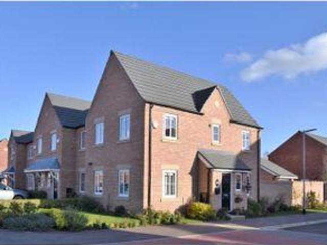 3 Bedrooms Semi detached house for sale in Turnpike Gardens, Bedford MK42
