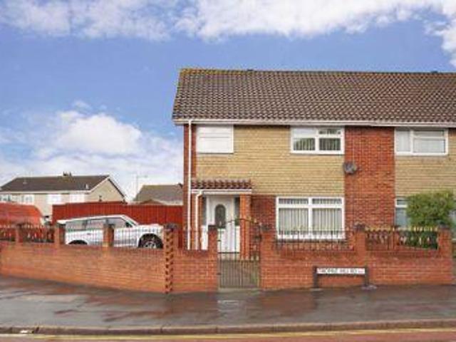 3 Bedrooms Semi detached house for sale in Two Mile Hill Road, Bristol BS15