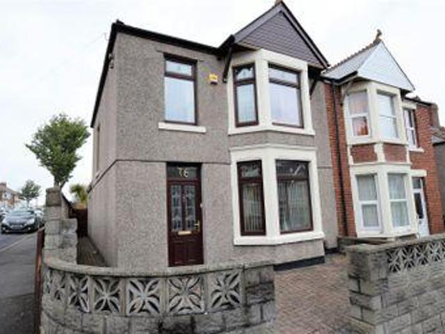 3 Bedrooms Semi detached house for sale in Tynewydd Road, Barry CF62