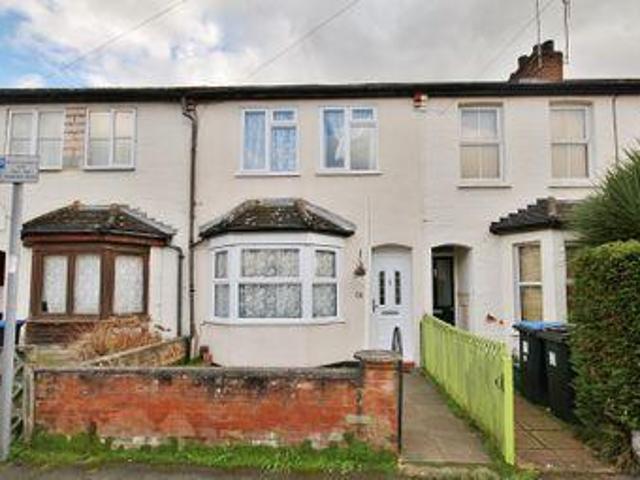 3 Bedrooms Semi detached house for sale in Vale Farm Road, Horsell, Woking GU21