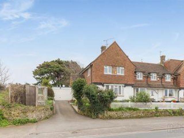 3 Bedrooms Semi detached house for sale in Valentine Close, Shoreham By Sea BN43