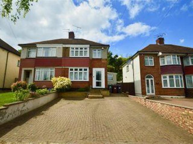 3 Bedrooms Semi detached house for sale in Valley Drive, Gravesend DA12