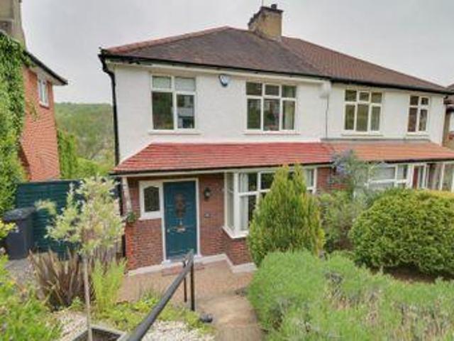 3 Bedrooms Semi detached house for sale in Valley Road, Kenley CR8