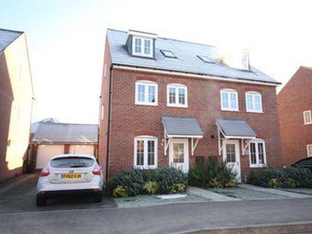 3 Bedrooms Semi detached house for sale in Vespasian Way, North Hykeham, Lincoln, Lincolnshire LN6