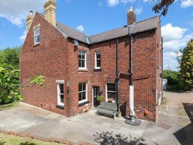 3 Bedrooms Semi detached house for sale in Vicar Lane, Woodhouse, Sheffield S13