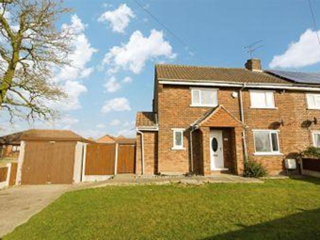 3 Bedrooms Semi detached house for sale in Vicarage Crescent, Burton Upon Stather, Scunthorpe DN15