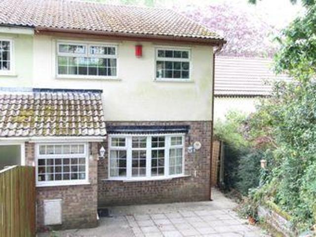 3 Bedrooms Semi detached house for sale in Vicarage Road, Tonypandy CF40