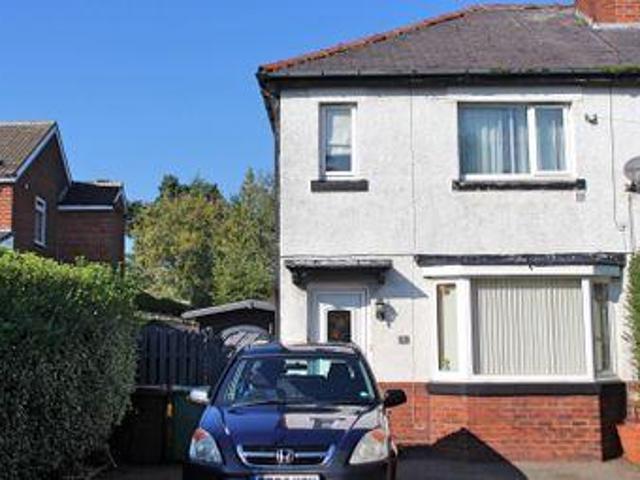 3 Bedrooms Semi detached house for sale in Victoria Avenue, Yeadon, Leeds LS19