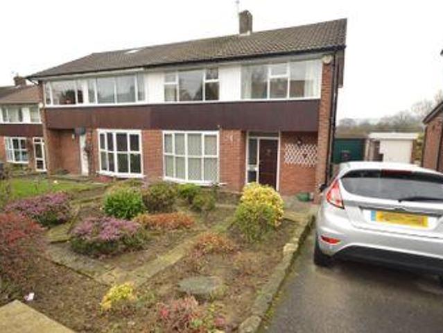 3 Bedrooms Semi detached house for sale in Victoria Mount, Horsforth, Leeds, West Yorkshire LS18