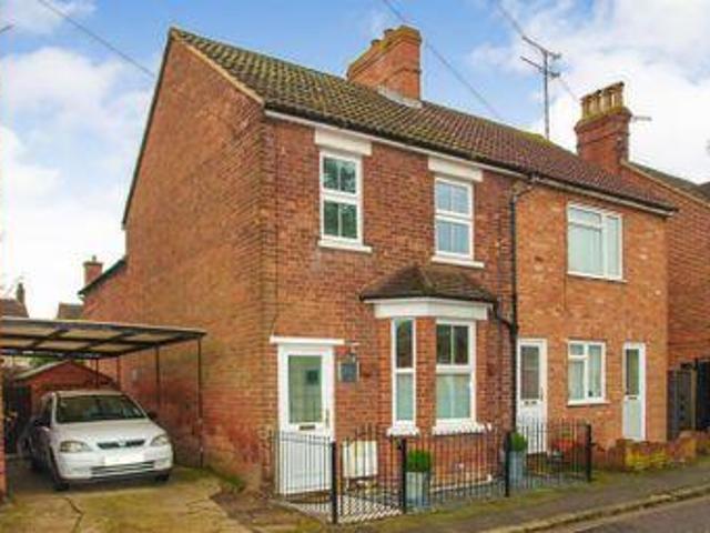 3 Bedrooms Semi detached house for sale in Victoria Street, Aylesbury HP20