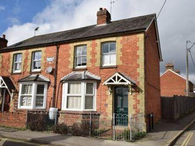 3 Bedrooms Semi detached house for sale in Victoria Road, Alton, Hampshire GU34