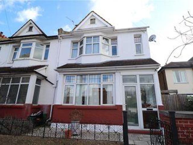 3 Bedrooms Semi detached house for sale in Village Way, Beckenham BR3