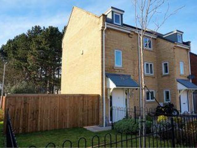 3 Bedrooms Semi detached house for sale in Viner Way, Hyde SK14