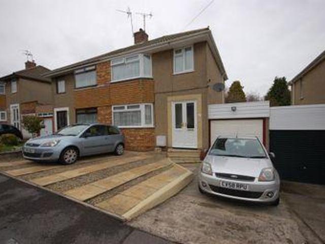3 Bedrooms Semi detached house for sale in Yew Tree Drive, Kingswood, Bristol BS15