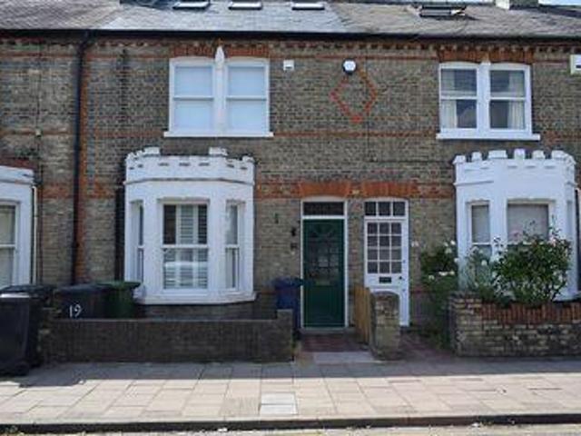 3 Bedrooms Terraced house for rent in Mackenzie Road, Cambridge CB1