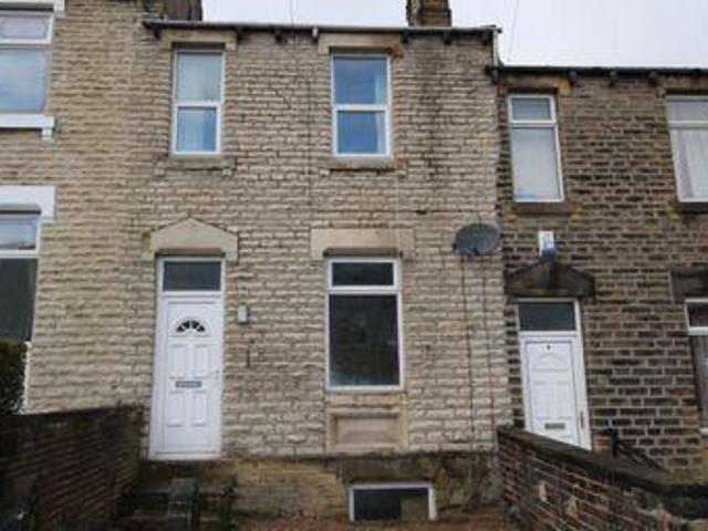 3 Bedrooms Terraced house for rent in Malvern Road, Newsome, Huddersfield HD4