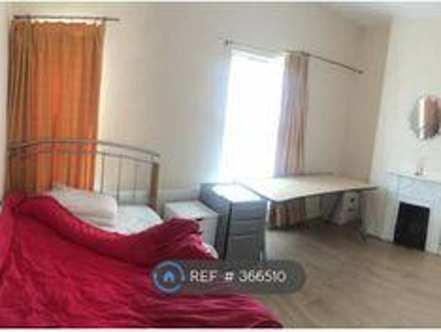 3 Bedrooms Terraced house for rent in Manchester, Manchester M14