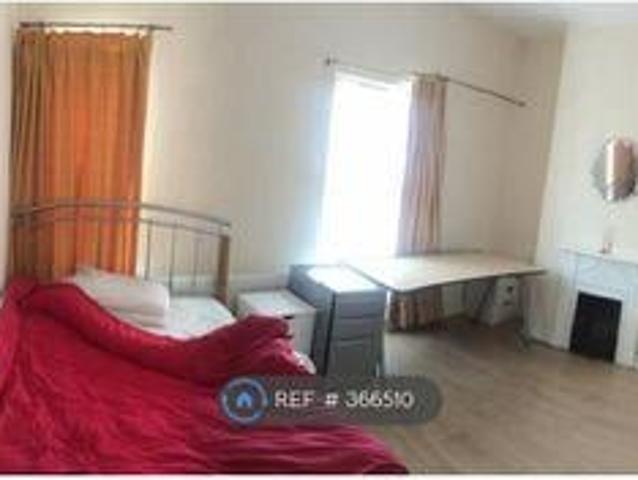 3 Bedrooms Terraced house for rent in Manchester, Manchester M14