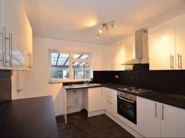 3 Bedrooms Terraced house for rent in Market Street, East Ham E6