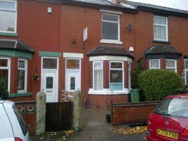 3 Bedrooms Terraced house for rent in Milton Road, Prestwich, Prestwich Manchester M25